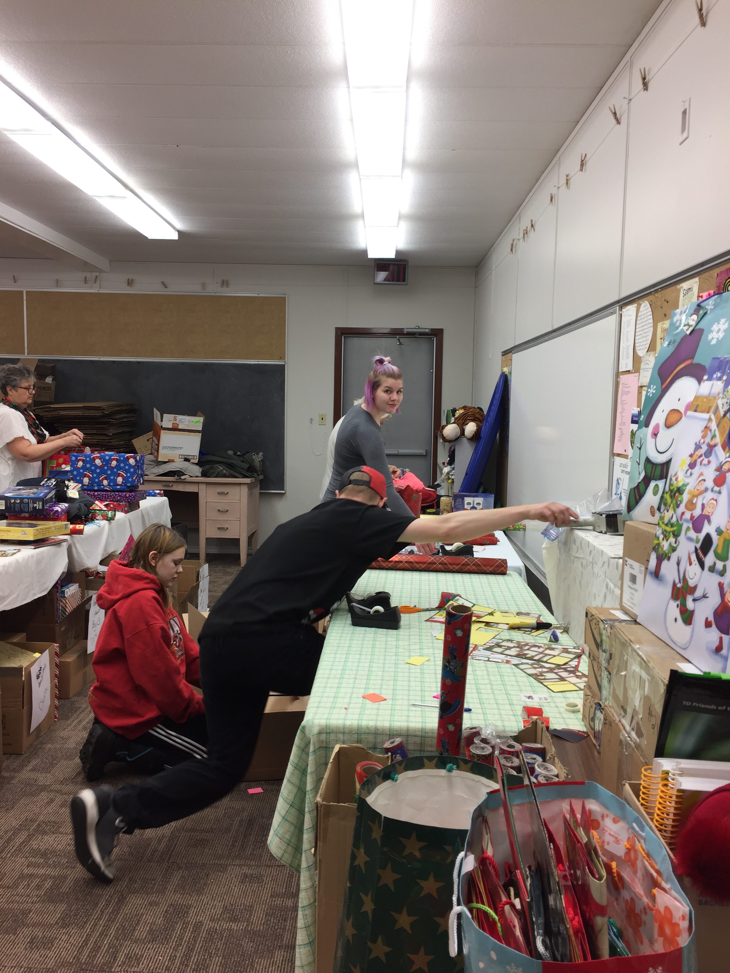 Helping Santa Deliver - Lakeland Connect