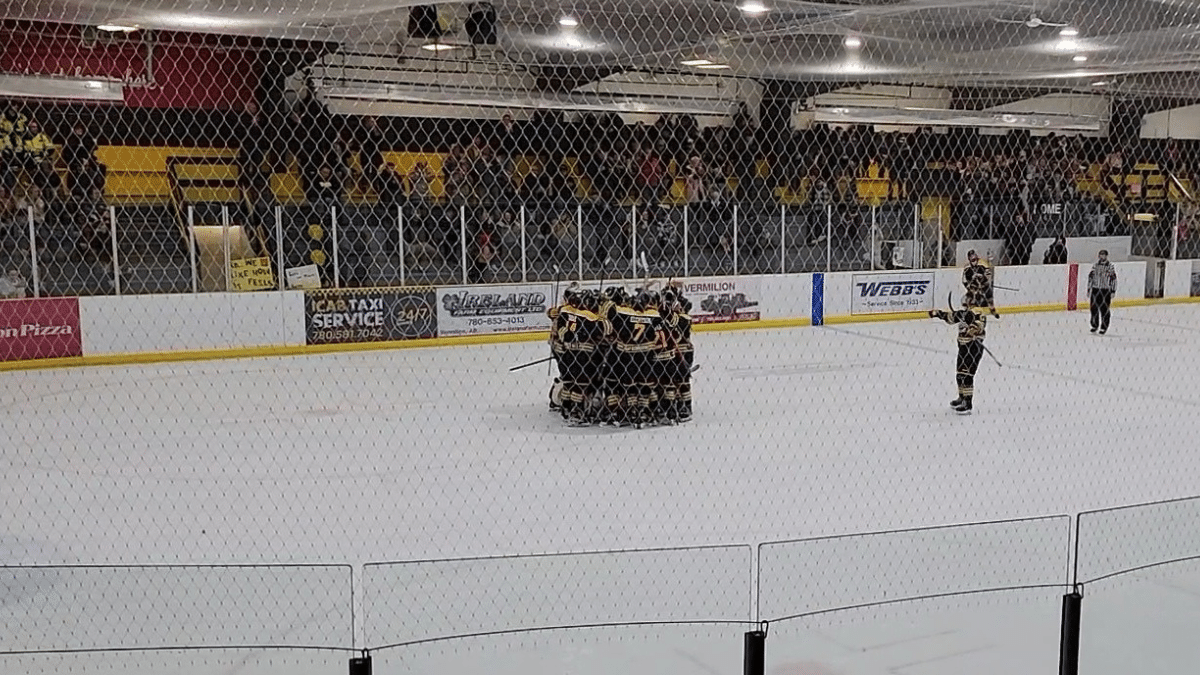 Vermilion Tigers sweep the St. Paul Canadiens in NEAJBHL semis; team ...